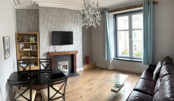 Central 2 Bedroom Flat (Tv, Wifi And Free Parking) - Aberdeen