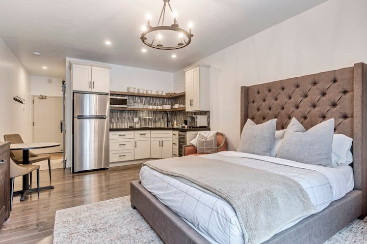Stylish Studio In The Heart Of Park City! - Park City, UT