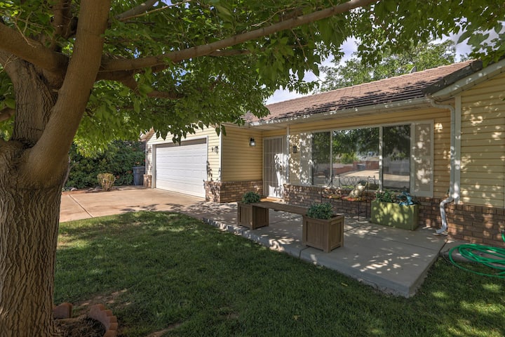 House Near Zion: Game Room, Private Yard, Comfy - Hurricane, UT