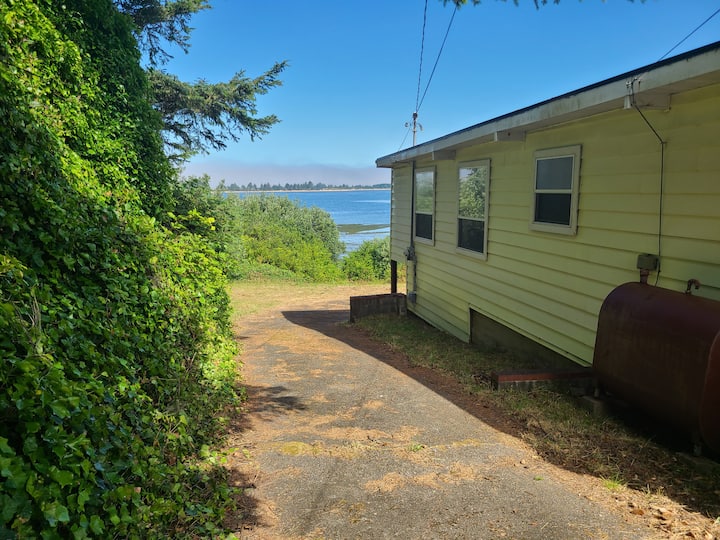 Coastal Bay Front Vacation Home - Coos Bay, OR