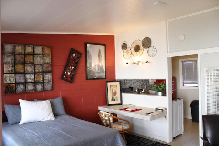 Studio Less Than A Mile From Base & Hospital - Ridgecrest, CA