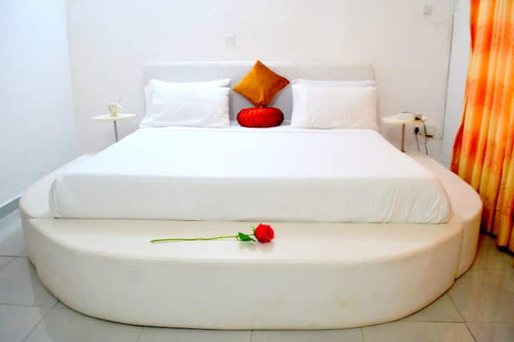 Ekem's Place Ogba ...Luxury, Serenity, Security - Lagos, Nigeria