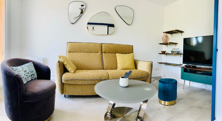 Superbe T3, 150m Du Port, Parking Privé, Balcon - Sanary-sur-Mer