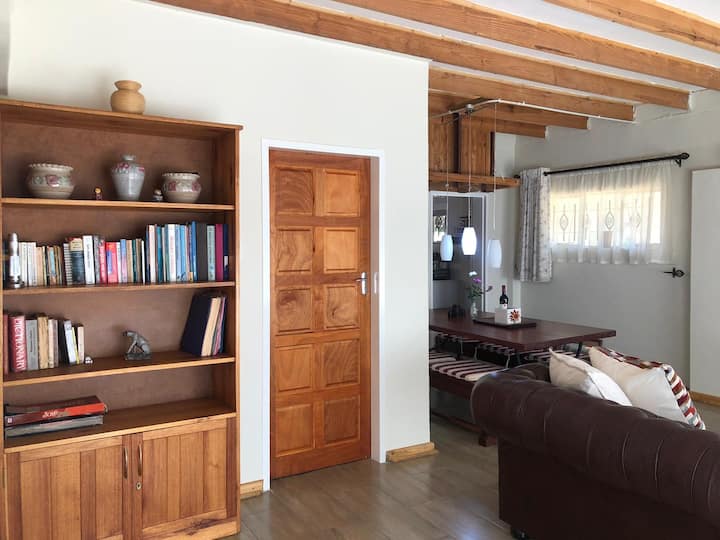 Modern Spacious Mt Pleasant Apt. Marti's Cottage - Harare