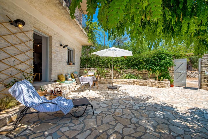 Acacia Apt By Aglaia V, χαλαρώστε μεσα στην φύση. - Paxos