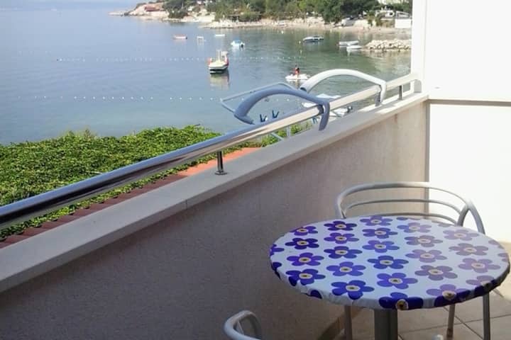 Comfortable Two-room Apartment With A Sea View - Dugi Rat