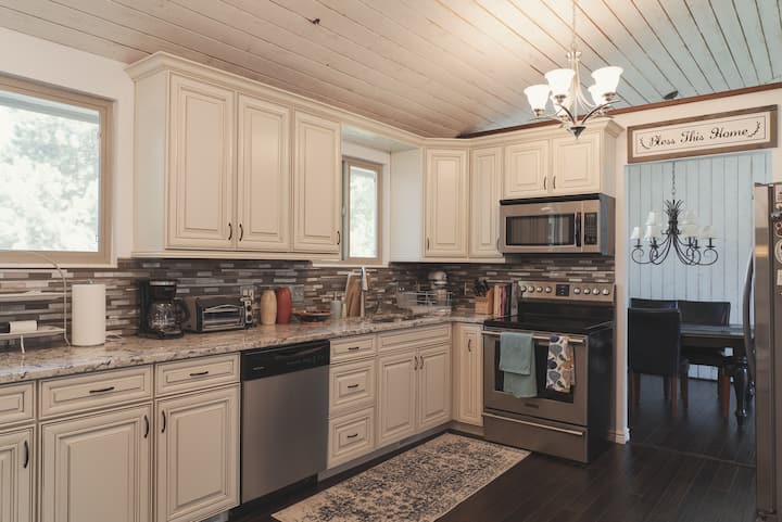 Spacious 3 Bedroom, Near Ltl Cottonwood - Sandy, UT