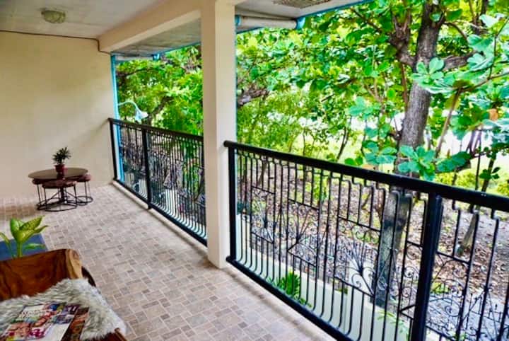 Cozy Beachfront House Second Floor For 12 Pax - 拉烏尼翁