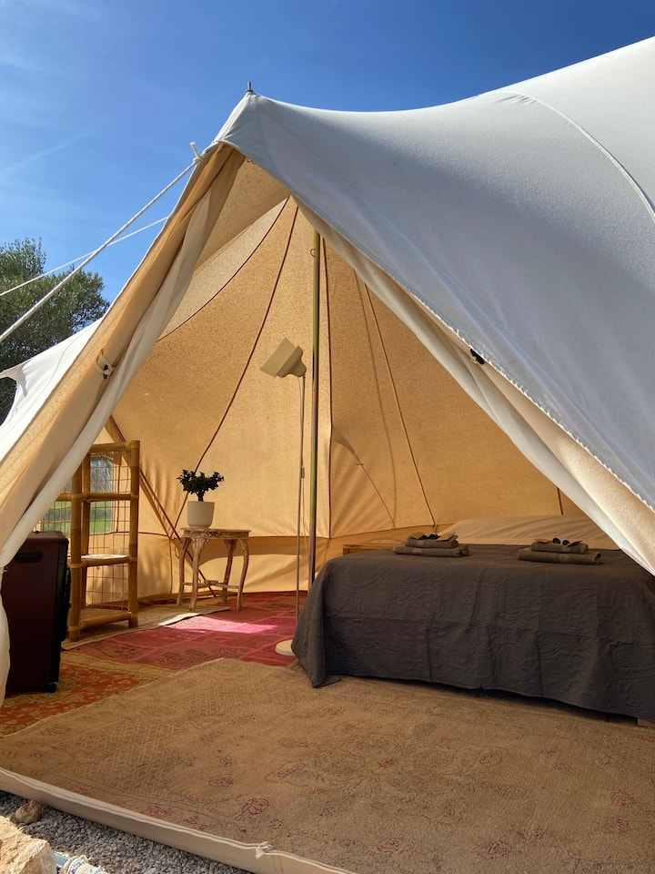 Spacious Paraiso Bell Tent, Fully Furnished. - Amposta