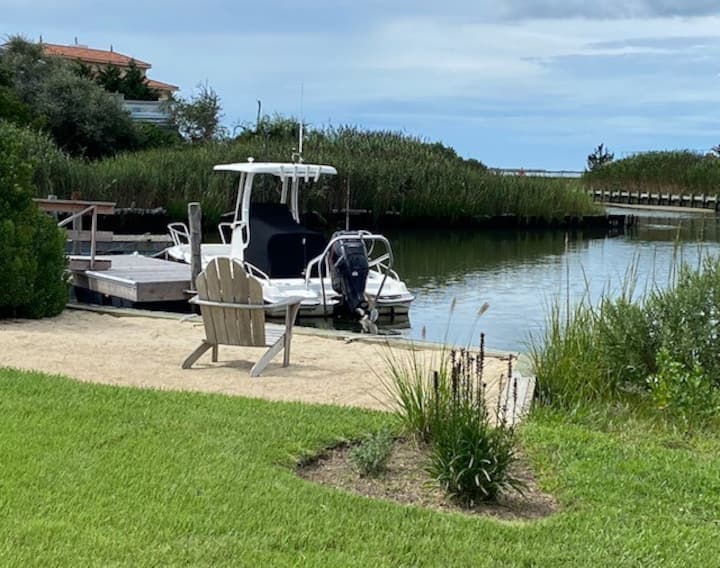 Peaceful Hamptons Waterfront 3 Bedroom, 2 Bath - Eastport, NY