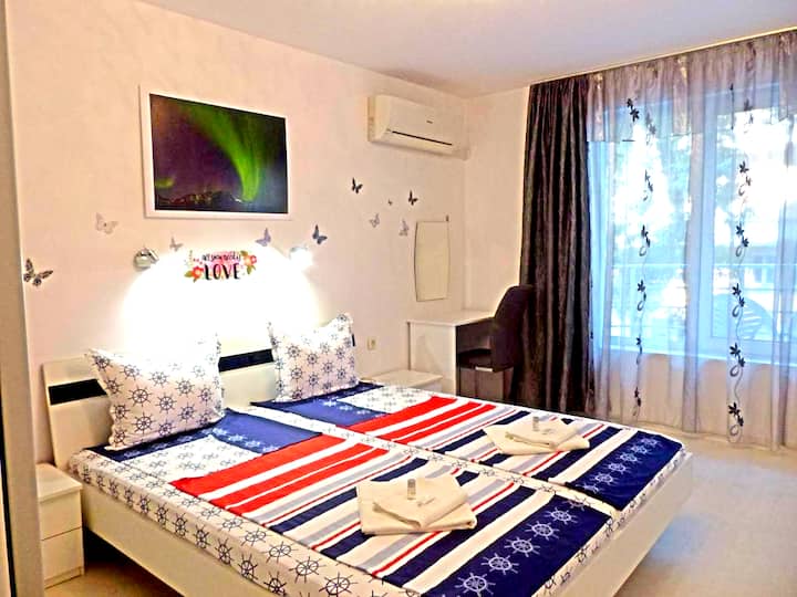 Апартамент "Холидей" в центъра на гр. Бургас - Burgas