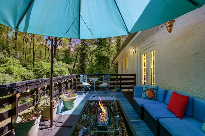 4br Family Getaway | King Bed + Large Yard + Pets - Atlanta