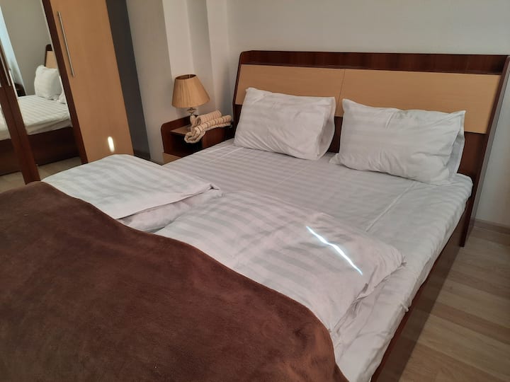Apartment On Marjanishvili In Tbilisi - Tiflis