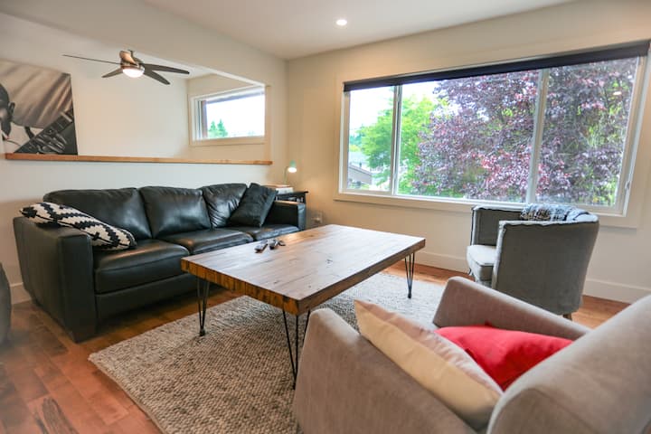 River-side Home & Sauna - Squamish