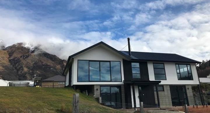 River & Mountain View Ensuite Room In Queenstown - Queenstown