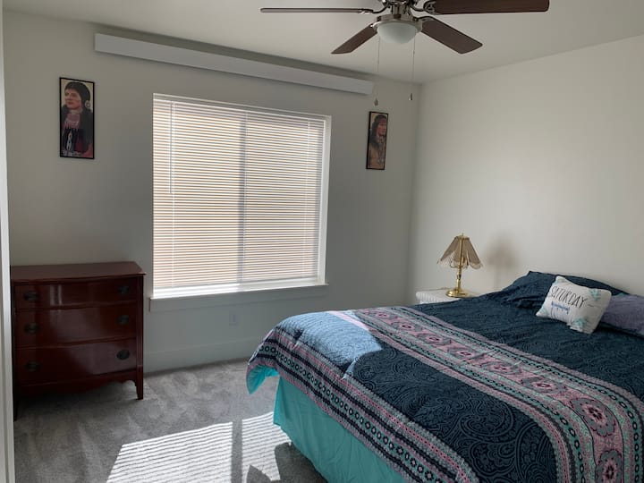 Yellowstone River View Accommodations - Livingston, MT