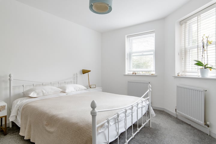 Sunny Bedroom In Hove - Brighton & Hove