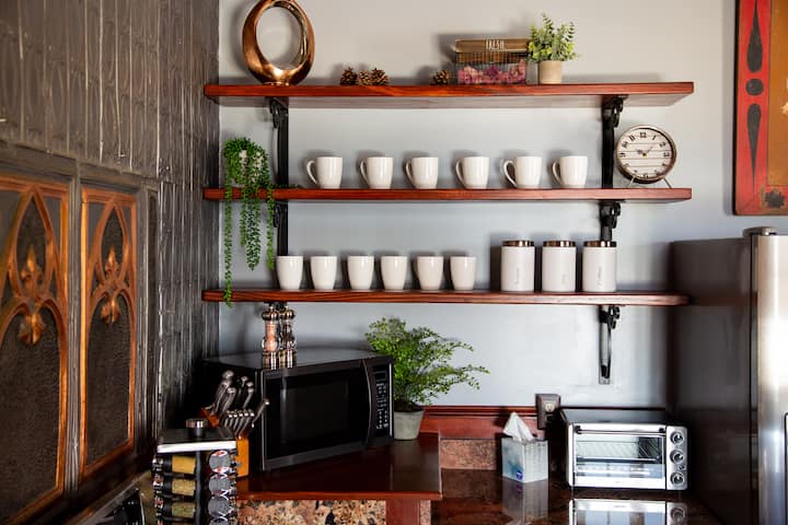 Spacious 4 Br House In Uptown Historic Area - New Orleans, LA