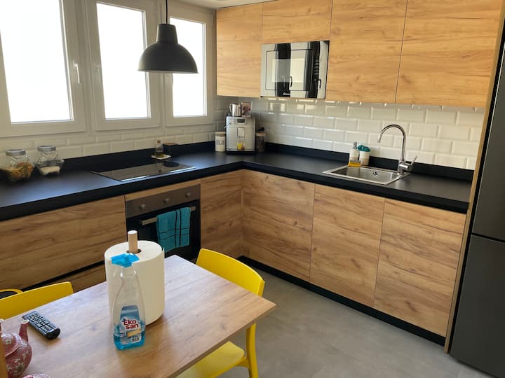 Habitación Con Cama 1,80, Desayuno Y Jacuzzi. - Albacete
