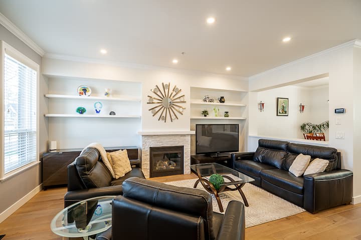 Bright, Modern 3br  A/c  Home Near Langley Center - Langley