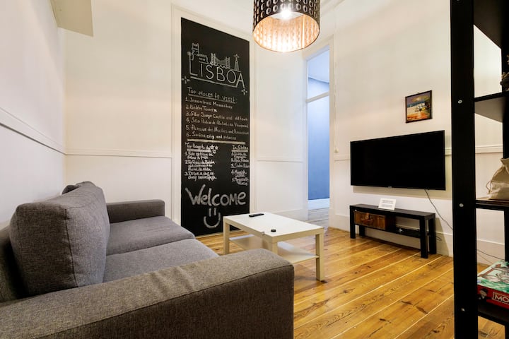 Private Twin Room With Shared Bathroom - Lisbon