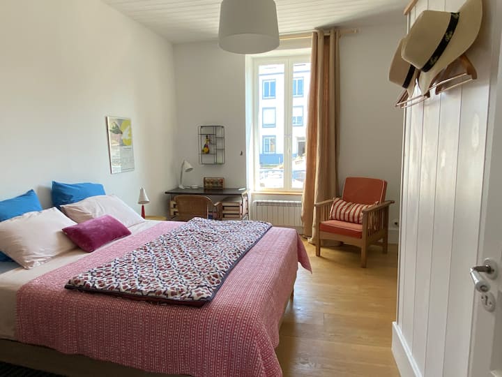 Chambre Privée Avec Salle De Bain Privée . - Douarnenez