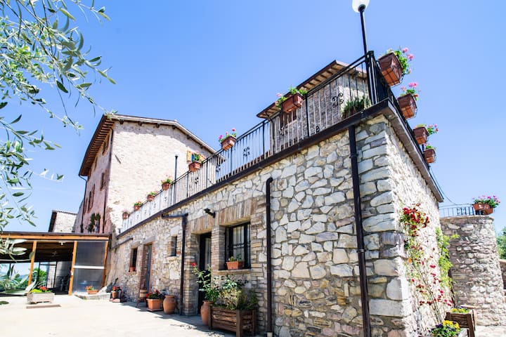 7 Best Castle Hotels In Umbria, Italy - Updated 2024 | Trip101