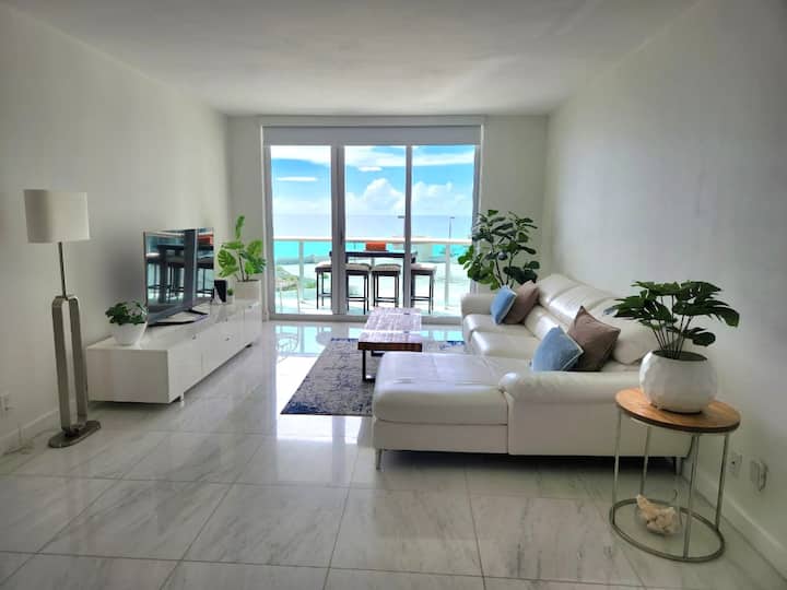 Condo On The Beach With Ocean View!! 2 Bedrooms - Hollywood, FL