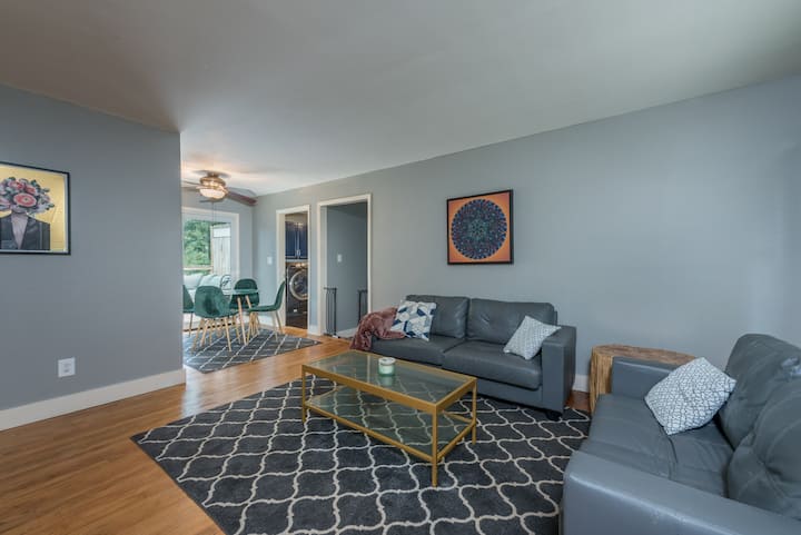 Classic Charm | Spacious 3 Br | Fenced For Fido - Asheville, NC