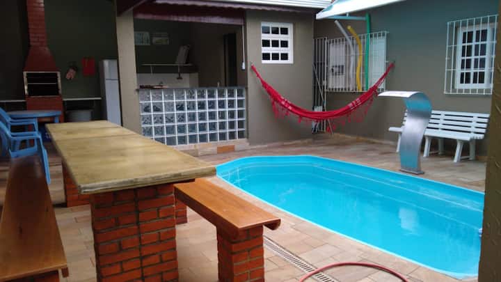 Linda Casa Em Peruibe, Apenas 800 Metros Da Praia! - Peruíbe
