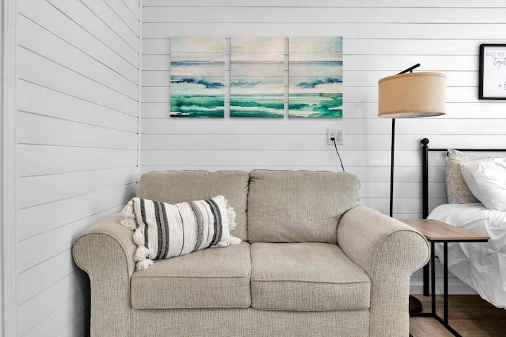 Romantic Island Getaway For 2 On Navarre Beach - Pensacola Beach, FL