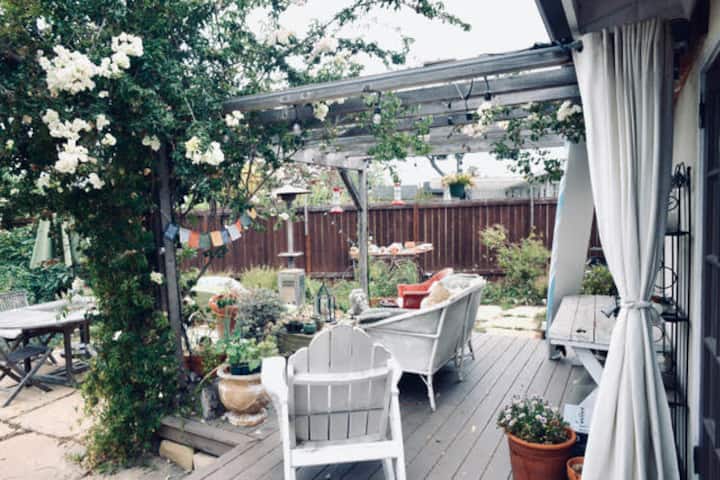 Lovely 2 Bedroom Home In Residential Neighborhood - Santa Barbara