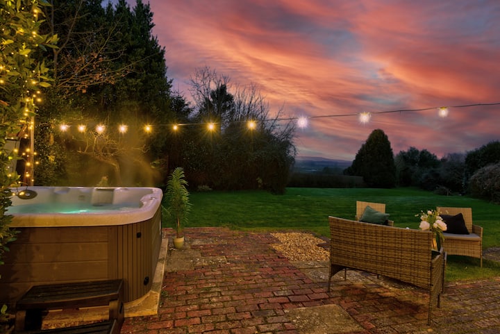 Brookside House With Hot Tub, Pulborough - Amberley Castle