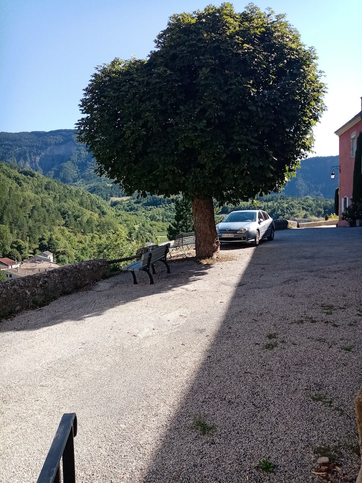 Aurel, Joli Studio Dans Charmant Village. - Die