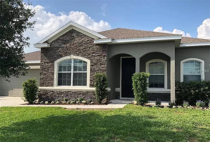 Stylish Modern Home In Quiet Neighborhood! - Apopka