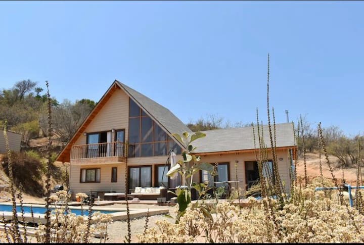 Casa Con Piscina En Parcela. Condominio Cerrado. - Olmué