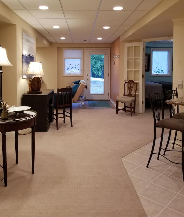 Bahamian Apartment, 1 Bedroom
W Pool And Hot Tub. - Kansas City