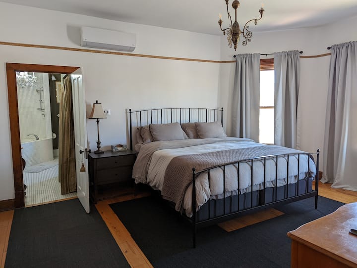 Historic Room In Historic Home - Pueblo, CO