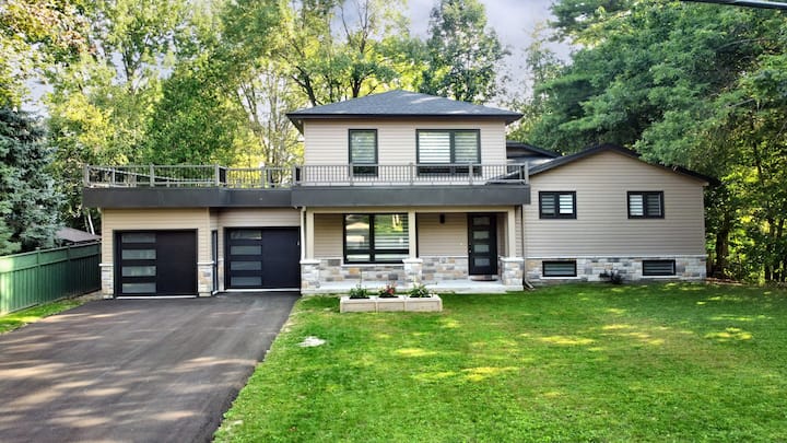 Cozy 3 Bedroom Retreat Steps Away From Lake Simcoe - 조지나