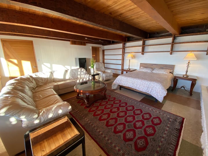 Beach Front 1 Bedroom And One Living Room Studio - Steilacoom, WA