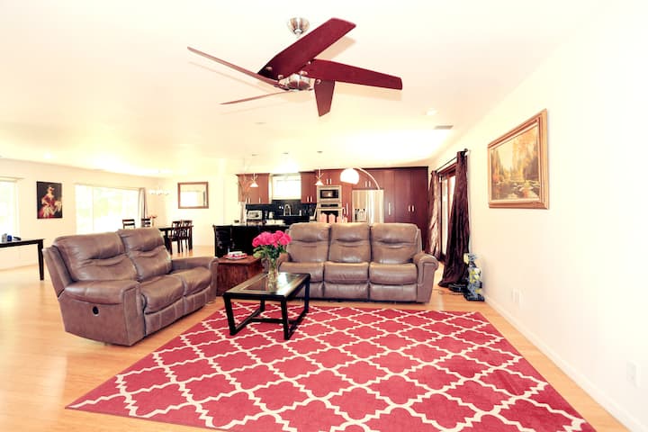 Gorgeous Stay-mini Resort With Spa/big Living Room - Diamond Bar, CA