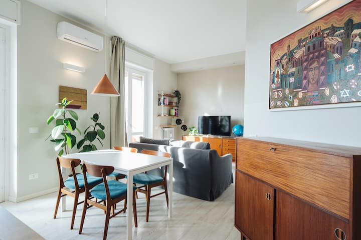 Wifi | Garage ★Modern Art Studio★ Balcone+netflix❤ - Brescia