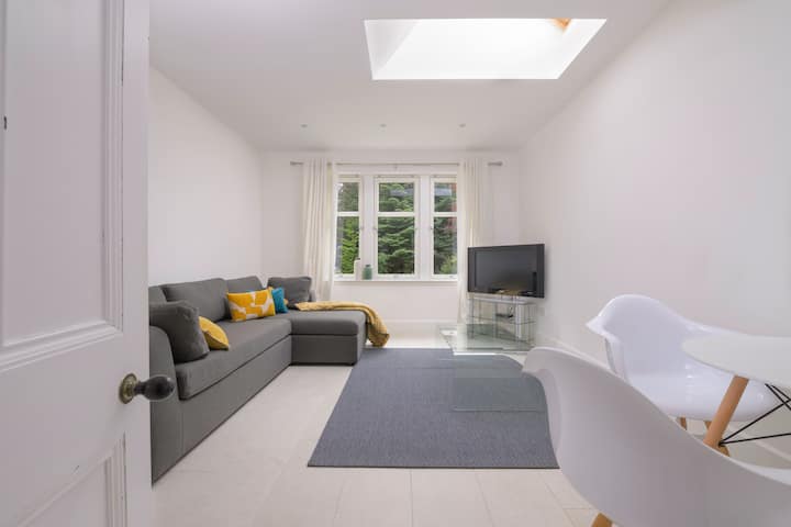 Beautiful Large House, Idyllic Woodland (Annex) - Aboyne