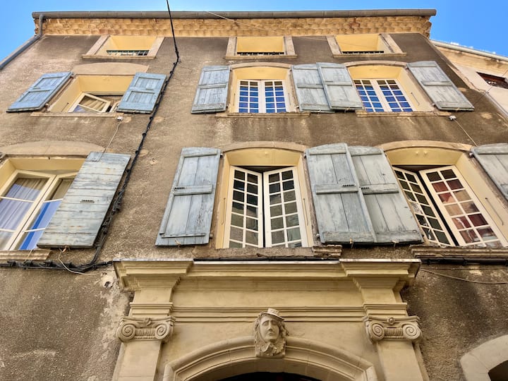 Luxuriate In Luberon Art History. - Forcalquier