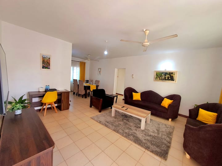 2br Nyali-pool |Hot Shower|clean| N/flix|fast Wifi - Mombasa