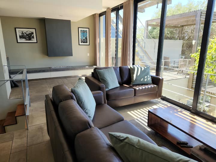 24 Loader Street - 4star With Roof Hot Tub & Pool - Cape Town
