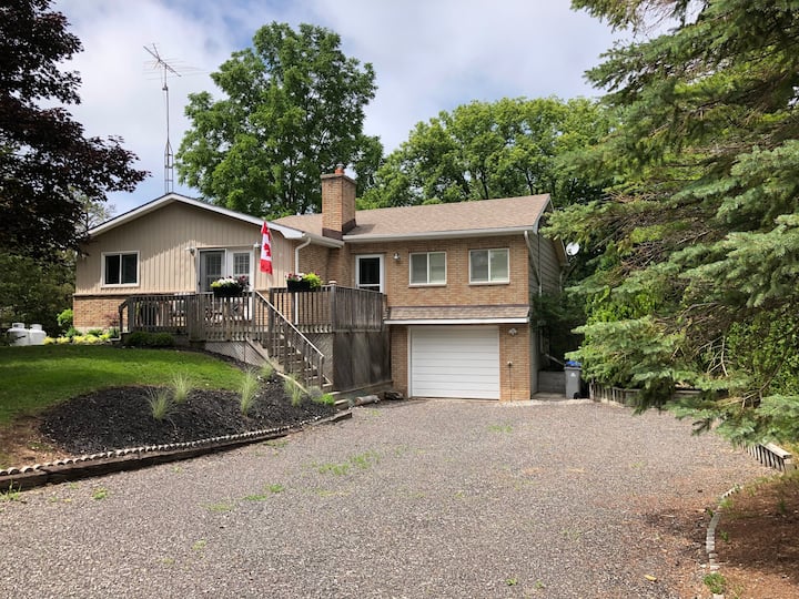 Spacious House Only 5 Minutes Walk Down To Ipperwash Beach (All Inclusive) - Port Franks