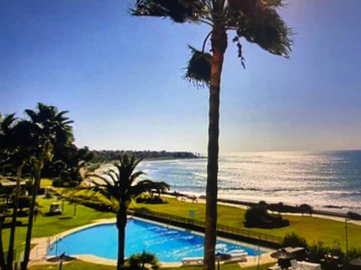 Espectacular Piso Granados Playa Primera Línea Mar - Estepona