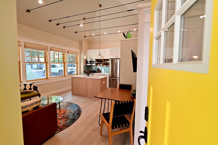 Newly Renovated Private Cottage In Walkable Area - Denver, CO