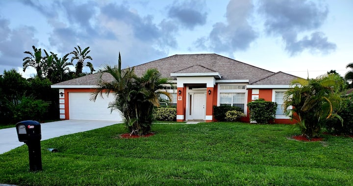 Serenity Vacation Home - Port St. Lucie, FL